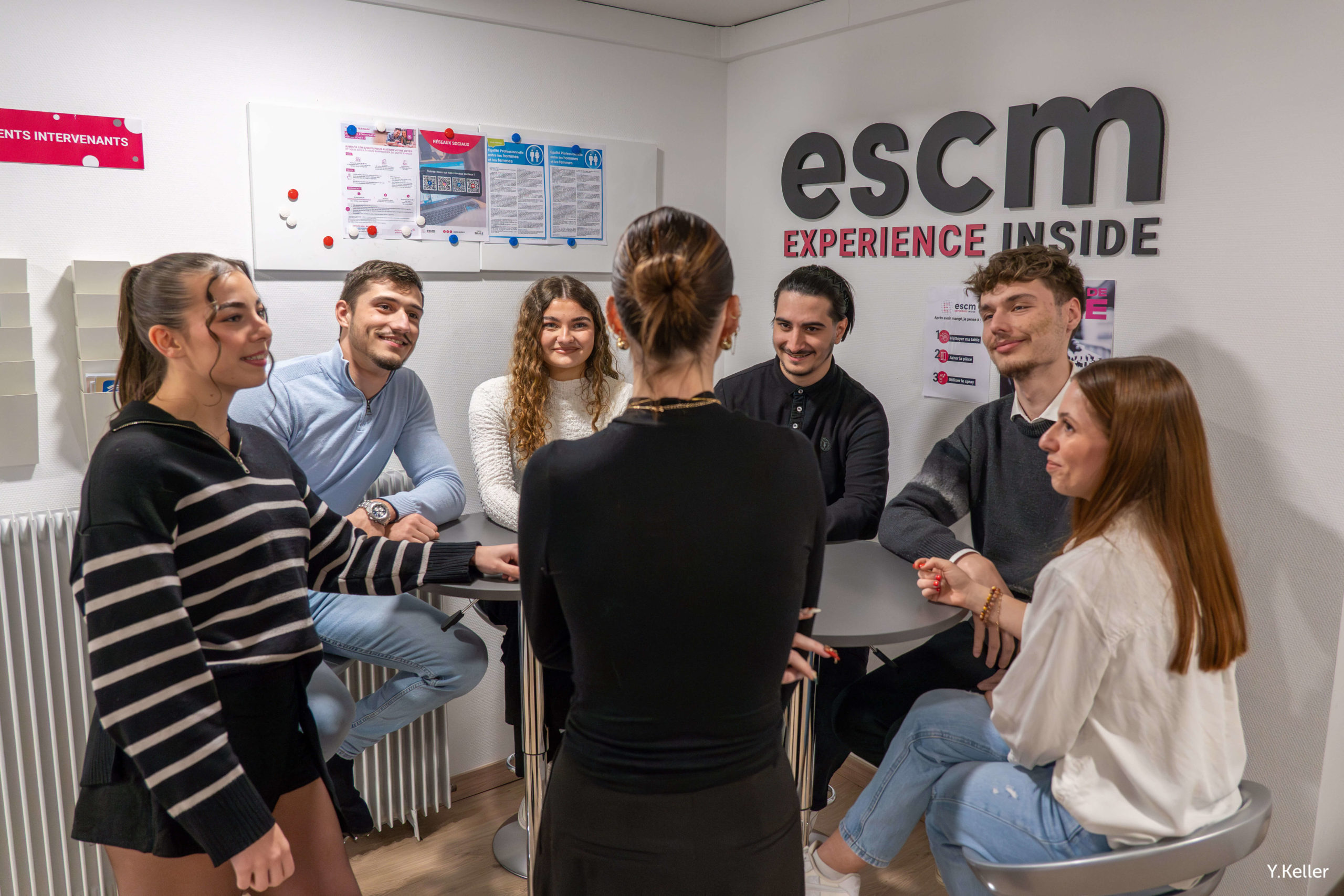 Que faire après un Bachelor en Gestion et Finance ? - ESCM